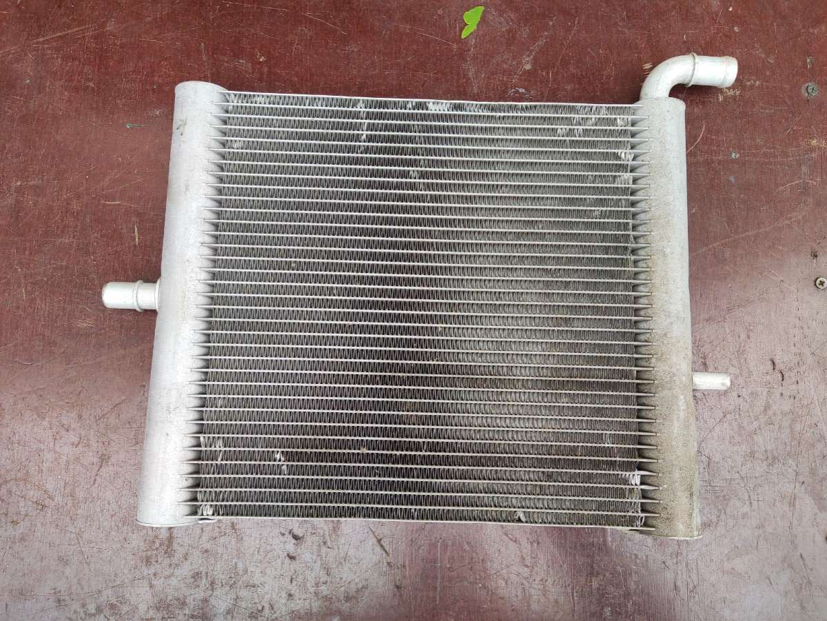 Радиатор дополнительный Land Rover Range Rover 4, 2013 г. LR062430 ...