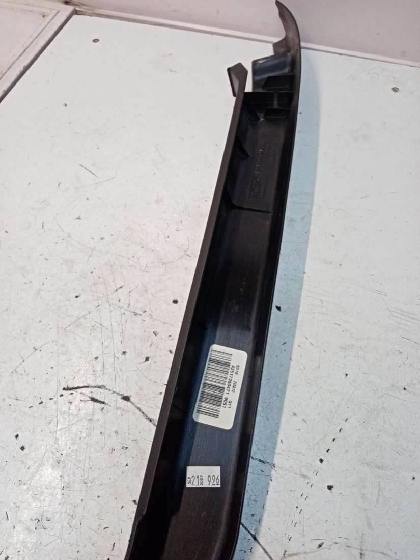 Молдинг (накладка) двери задней правой Mercedes R W251 2006-2016г ...